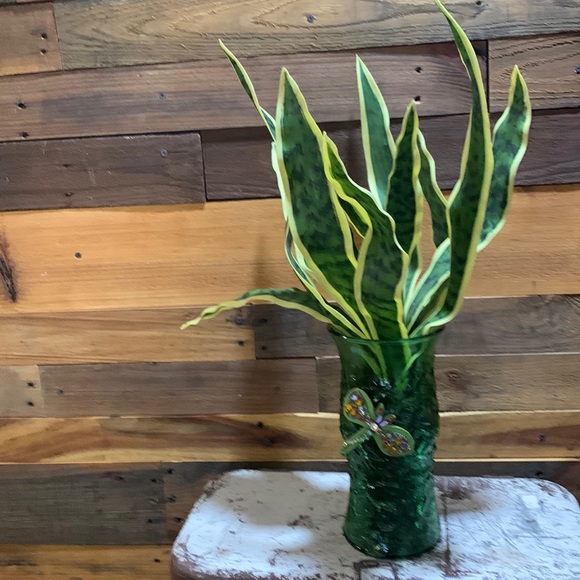 Accents | Green Vase With Dragonfly Accent And Pretty Plant | Poshmark